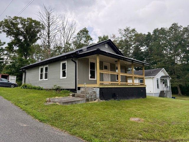 222 Grove Ave, Beckley, WV 25801