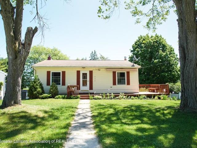 222 Dawn Ct, Potterville, MI 48876