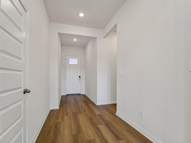 222 Divisadero Dr, Hutto, TX 78634