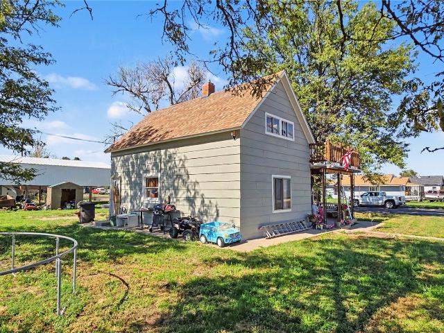 222 E 2nd Street