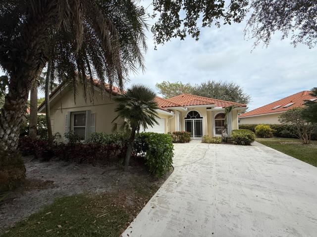 222 E Tall Oaks Cir, Palm Beach Gardens, FL 33410 | MLS #R11149