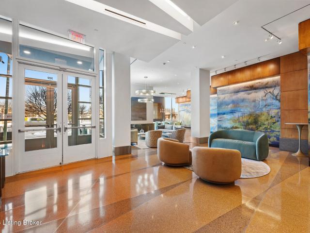 222 E Witherspoon St 806