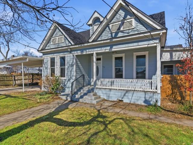 222 E Cedar St, Seguin, TX 78155