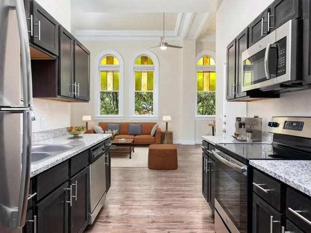 222 E Mitchell St, San Antonio, TX 78210