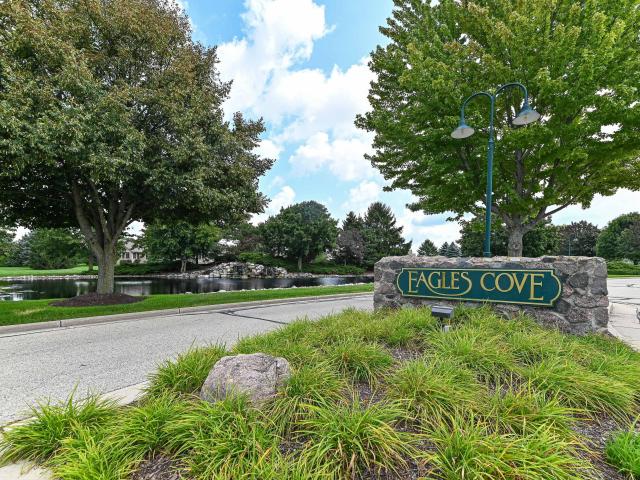 222 Eagle Cove Cir