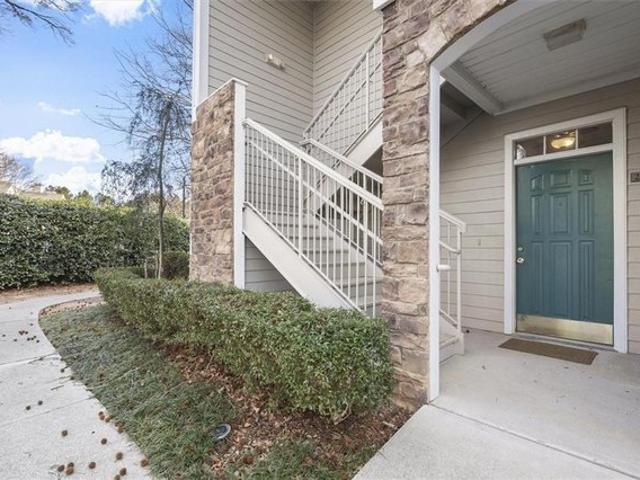 222 Edinburgh Ct, Alpharetta, GA 30004