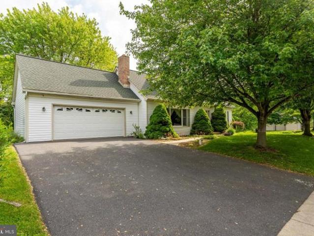 222 Elsie Ln, Denver, PA 17517
