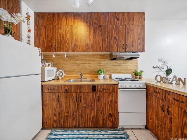 222 Kaiulani Ave Apt 407, Honolulu, HI 96815