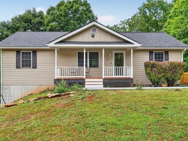 222 Holiday Ln, Lynchburg, VA 24504