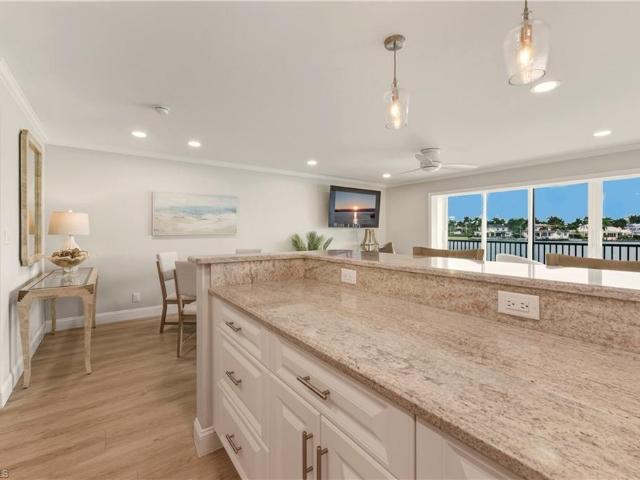 222 Harbour Dr, Unit 218, Naples, FL 34103 | MLS #226003