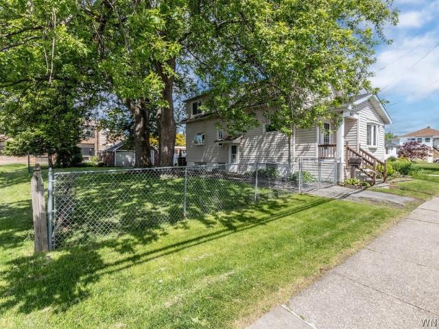 222 Helen Street