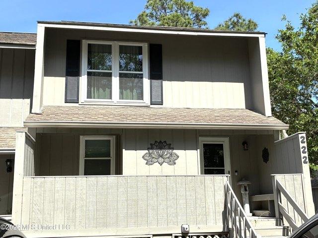 222 Highpoint Dr, Diamondhead, MS 39525