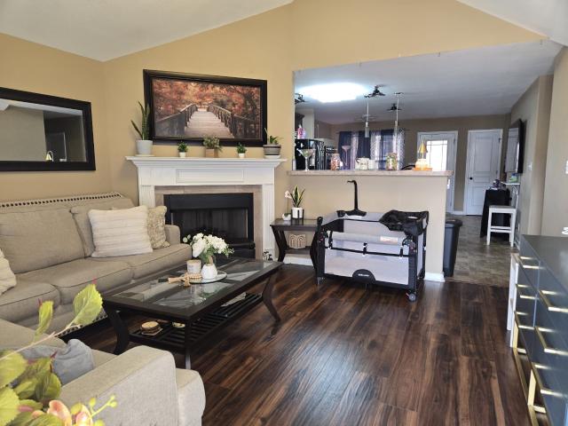 222 Hillview Way