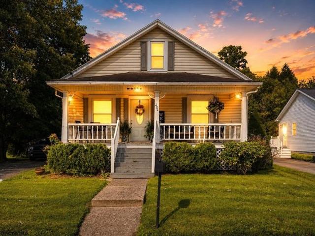 222 Johnson Ave, Bridgeport, WV 26330