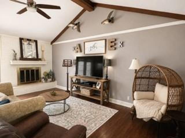 222 La Jolla Drive