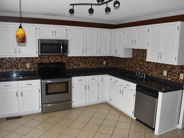 222 Meadowcrest Dr