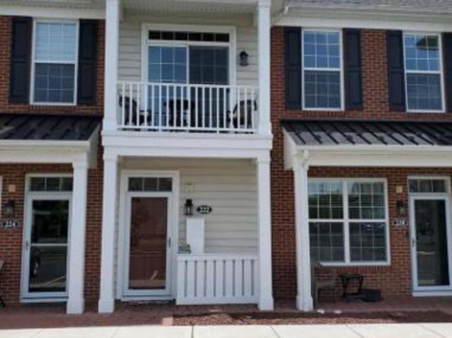 222 Mission Ln, Levittown, PA