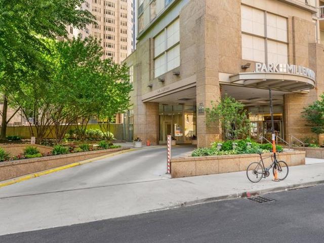 222 N Columbus Dr Apt 2207, Chicago, IL 60601