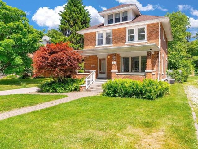 222 N Howard Ave, Croswell, MI 48422