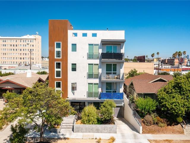 222 N Manhattan Pl, Los Angeles, CA 90004 | MLS #SR25188 | Compass