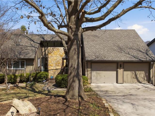 222 NW Locust St, Lee's Summit, MO 64064 | MLS #2615