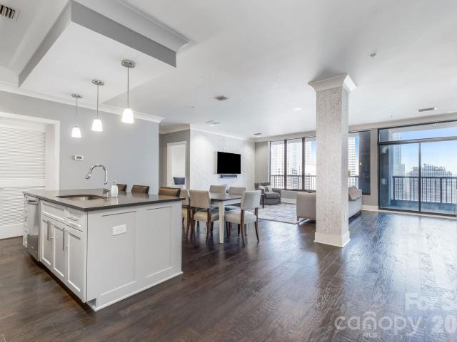 222 S Caldwell Street #2005, Charlotte, US, NC