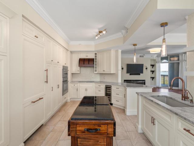 222 S Plaza Court