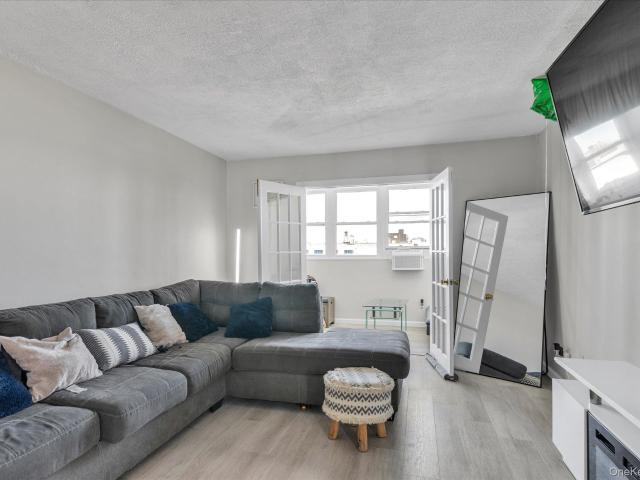 222 Smith Street 4F