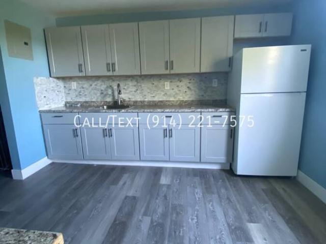 222 Sommerville Pl Yonkers, NY 10703 Call/Text 914 221 7575