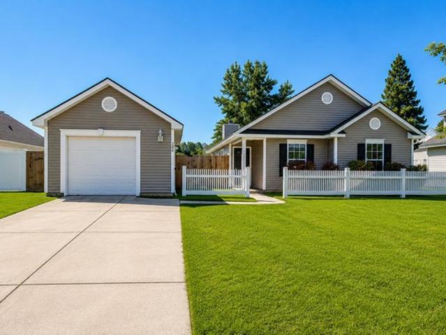 222 Savannah River Dr, Summerville, SC 29485