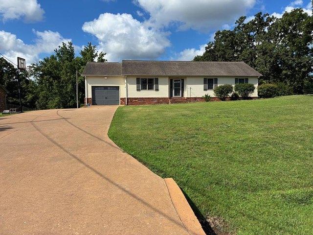 222 Skyview St, Paris, TN 38242