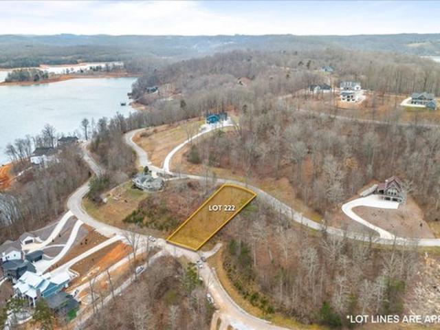 222 Suncrest Cv, La Follette, TN 37766