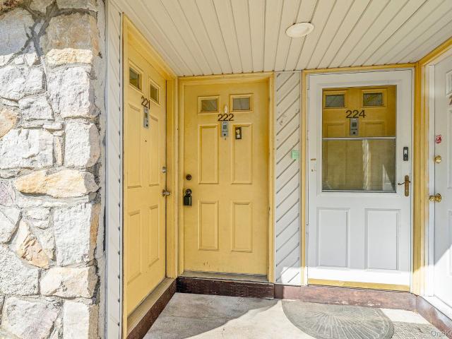 222 Pointe Circle N 2