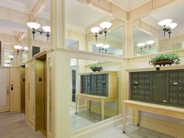222 PARK Avenue S 7B