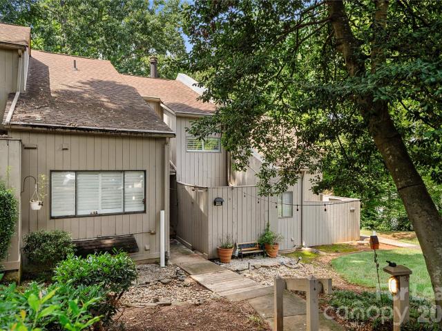 222 Riverview Terrace