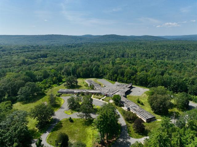 222 River Rd, Northampton, MA 01053 | MLS #73408 | Compass