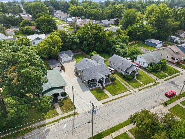 222 W 9th Street S