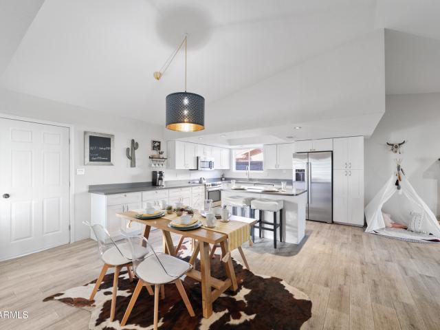 222 w wescott drive