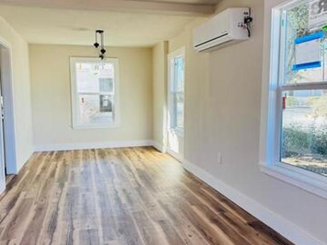 222 W Burcham Ave