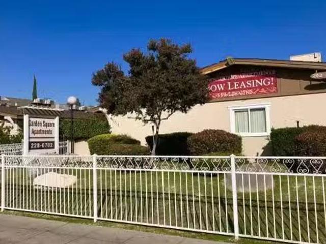 222 W Dakota Ave #D, Fresno, CA 93705