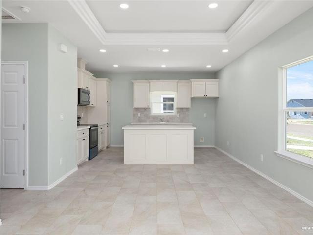 222 W Mahl Street 1