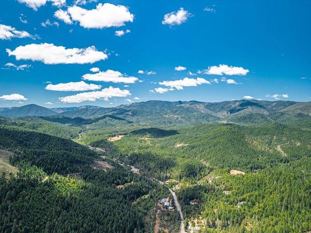 222 Wonder Ln, Wilderville, OR 97543