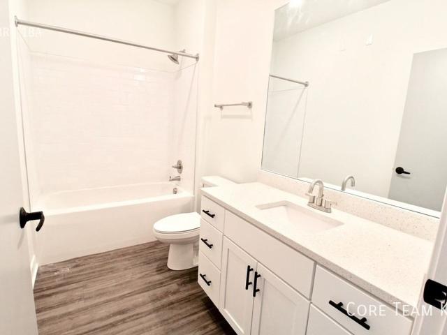 222 Waldo Flats Studio Apartment for Rent at 222 W 75th St, Kansas City, MO 64114 Waldo
