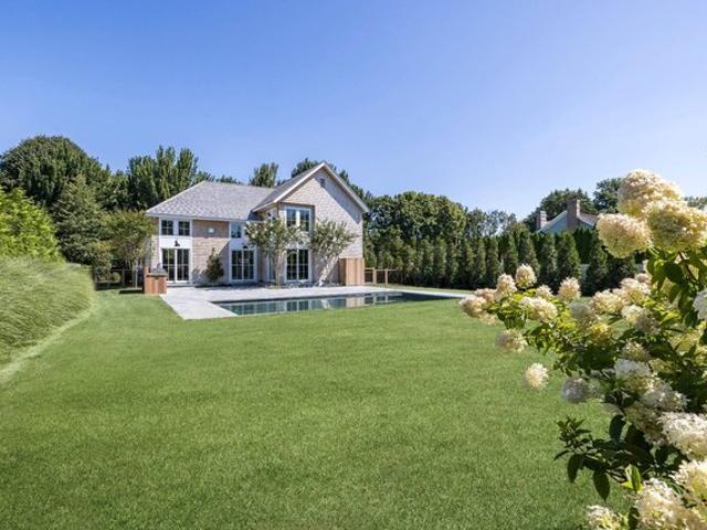 222 White St, Southampton, NY 11968