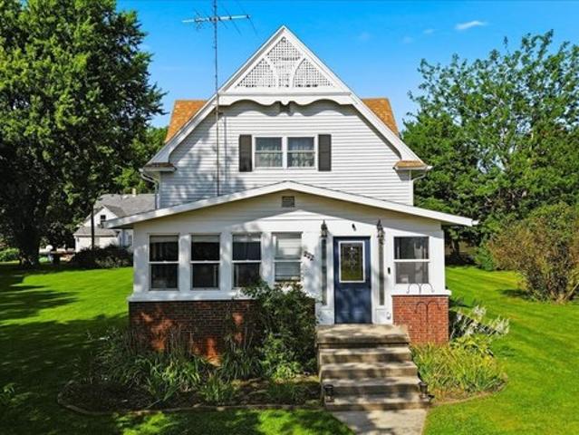 222 Wilson Ave, Chadwick, IL 61014