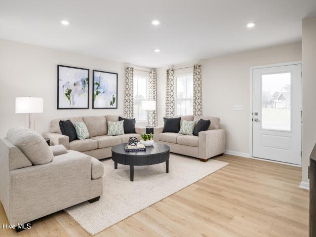 222 Winborne Lane