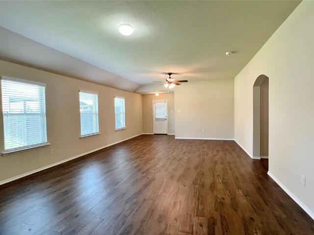 222 Thoroughbred Street
