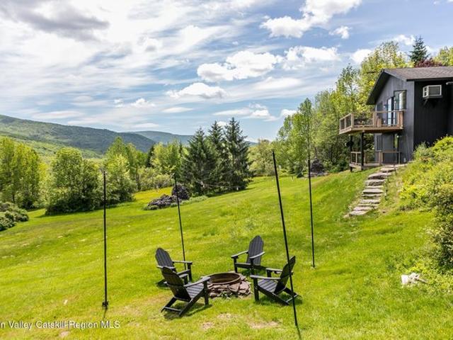 222 Upper Gorge View Ln, Roxbury, NY 12474