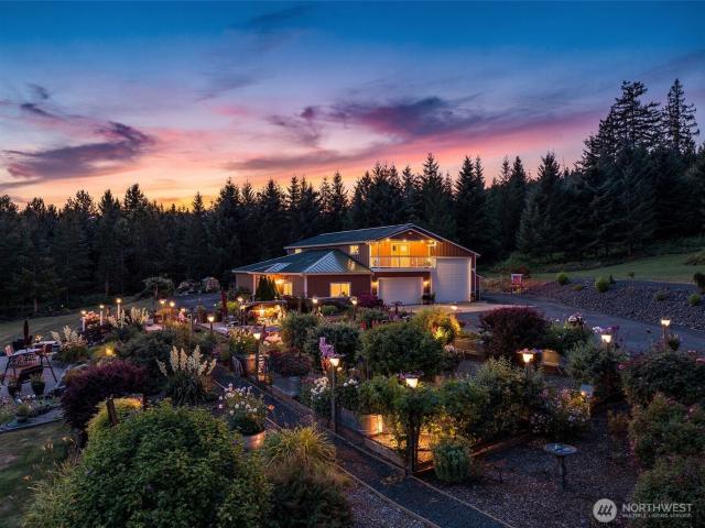 222 Volcano Ln, Chehalis, WA 98532 | MLS #2556