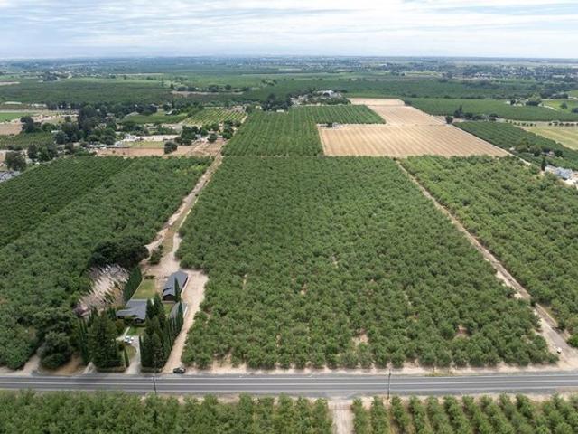 22342 Henry Rd, Escalon, CA 95320